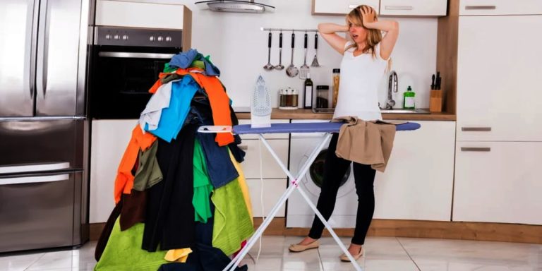 ¿Dónde guardar la tabla de planchar? 10 ideas prácticas.